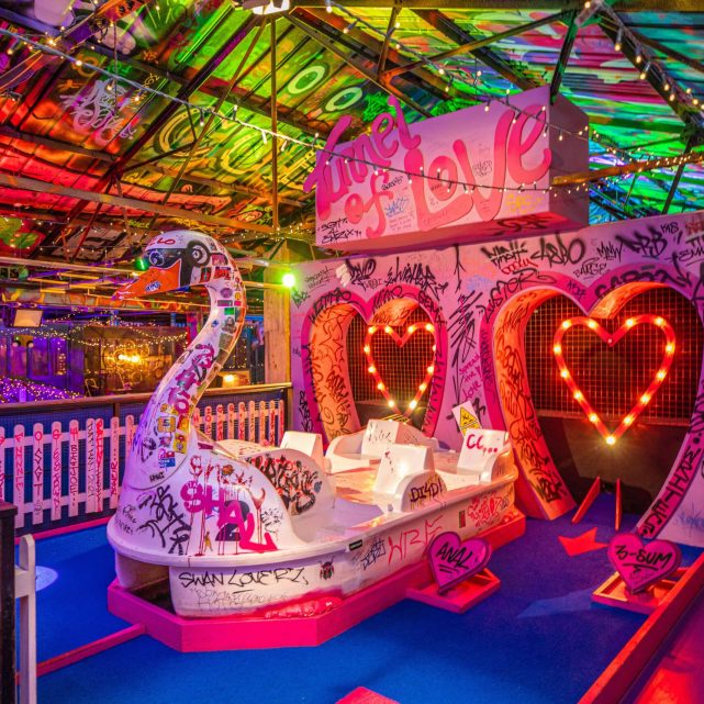 Cardiff | Crazy Golf, Karaoke, Darts & Arcade | Golf Fang